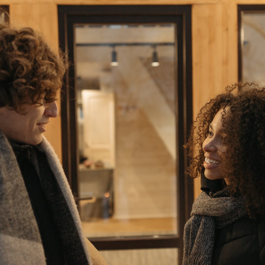 Über 160 gute Anmachsprüche, die garantiert einen Home-Run erzielen