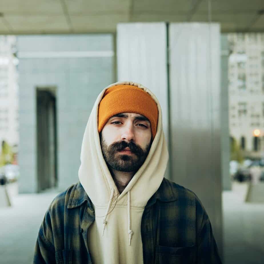 9 Zeichen, die zeigen, warum ruhigere Menschen viel intelligenter sind ...