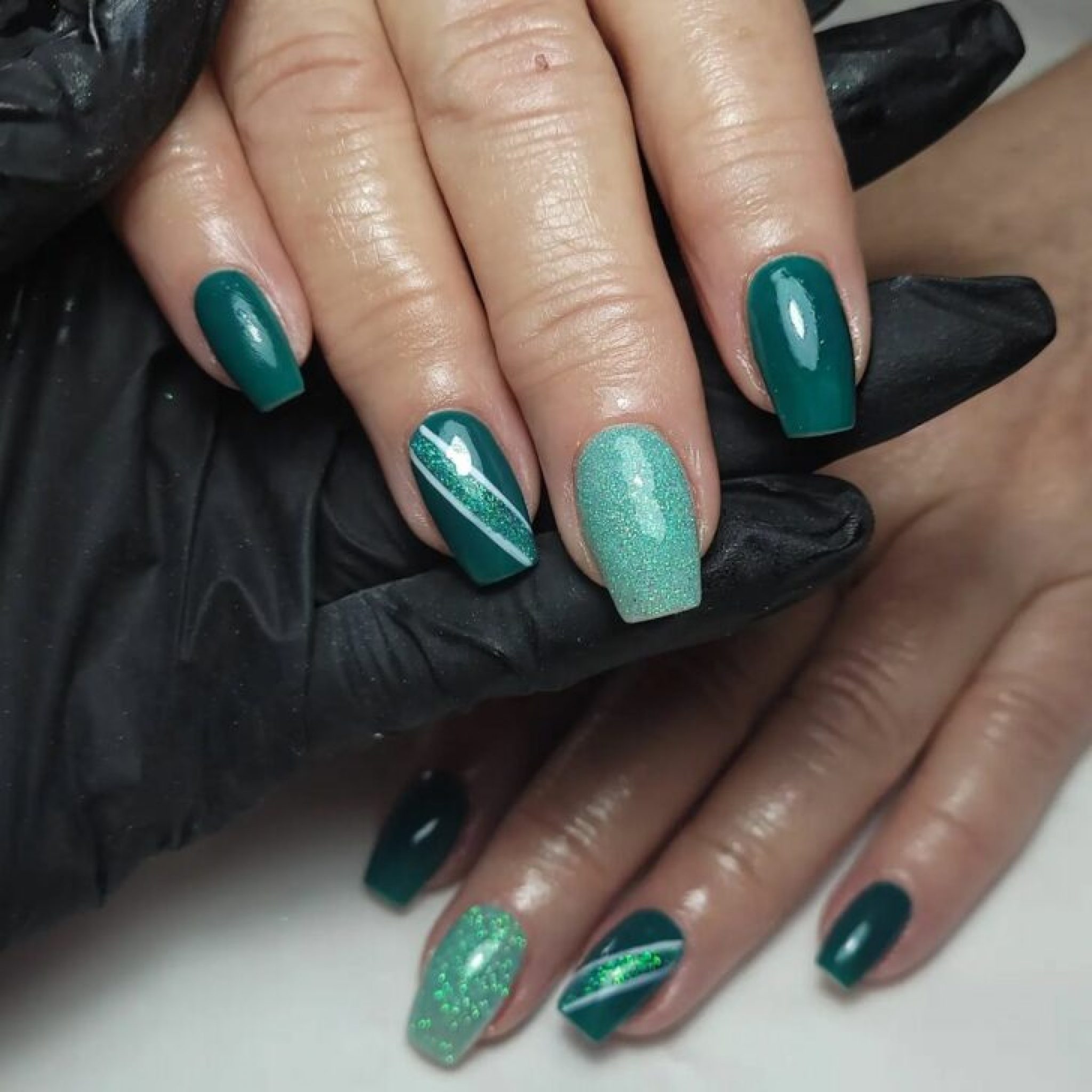 20 Grüne Nageldesigns, Die Jeden Vor Neid Erblassen Lassen