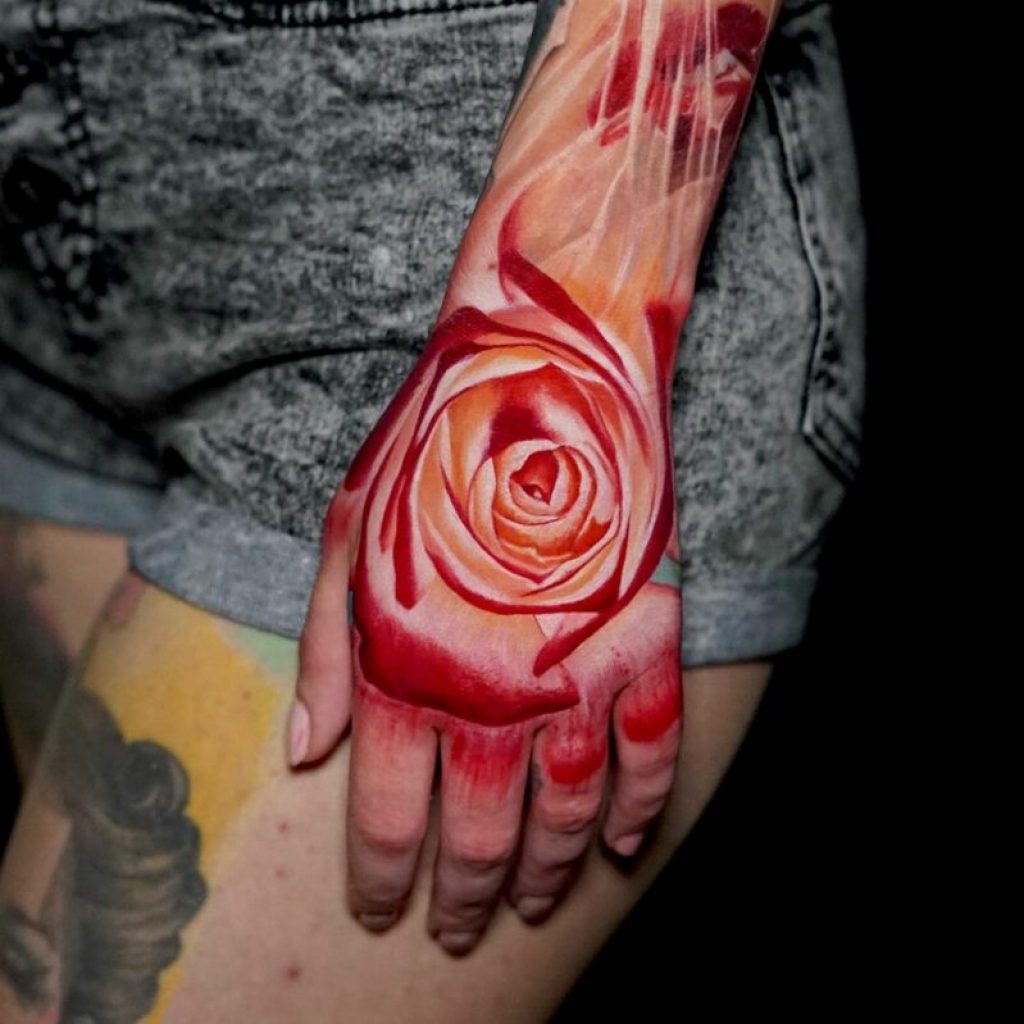 Tattoo Hand Frau