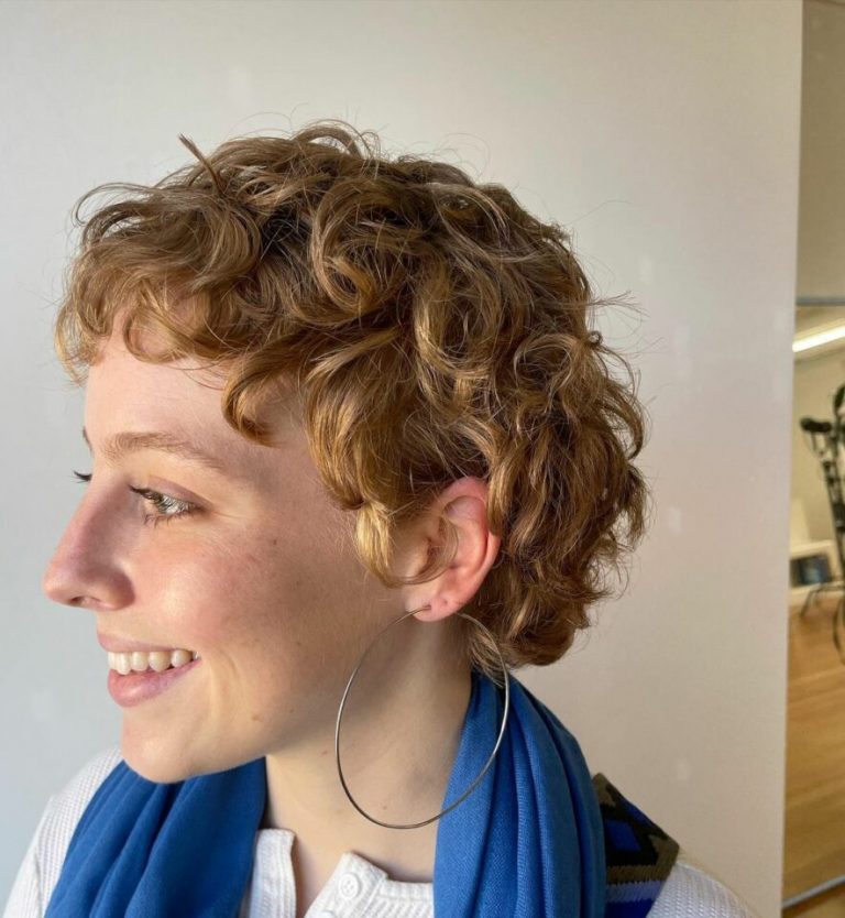 21 wunderschöne lockige Pixie-Haarschnitt-Ideen für jede Art von Locken