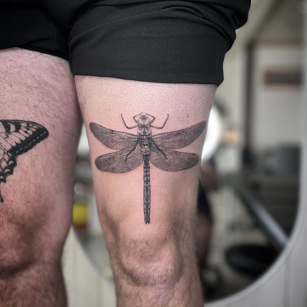 25 epische Libellen-Tattoos, die Ihnen positive Energie bringen werden