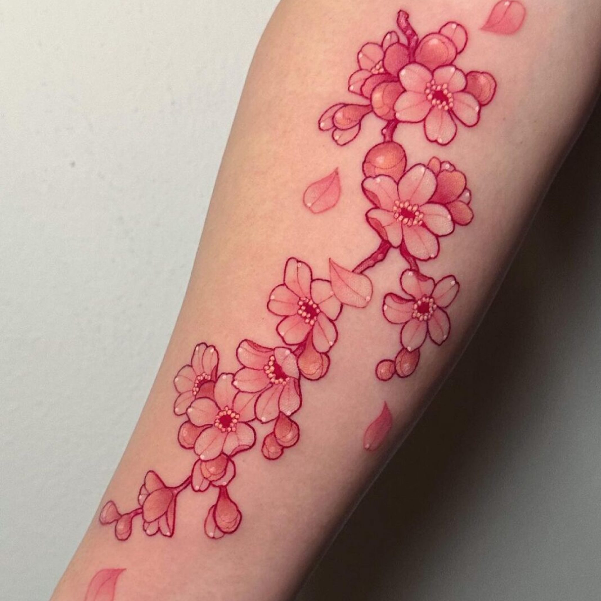 24 Kirschblütentattoos für die zerbrechliche Schönheit der Natur