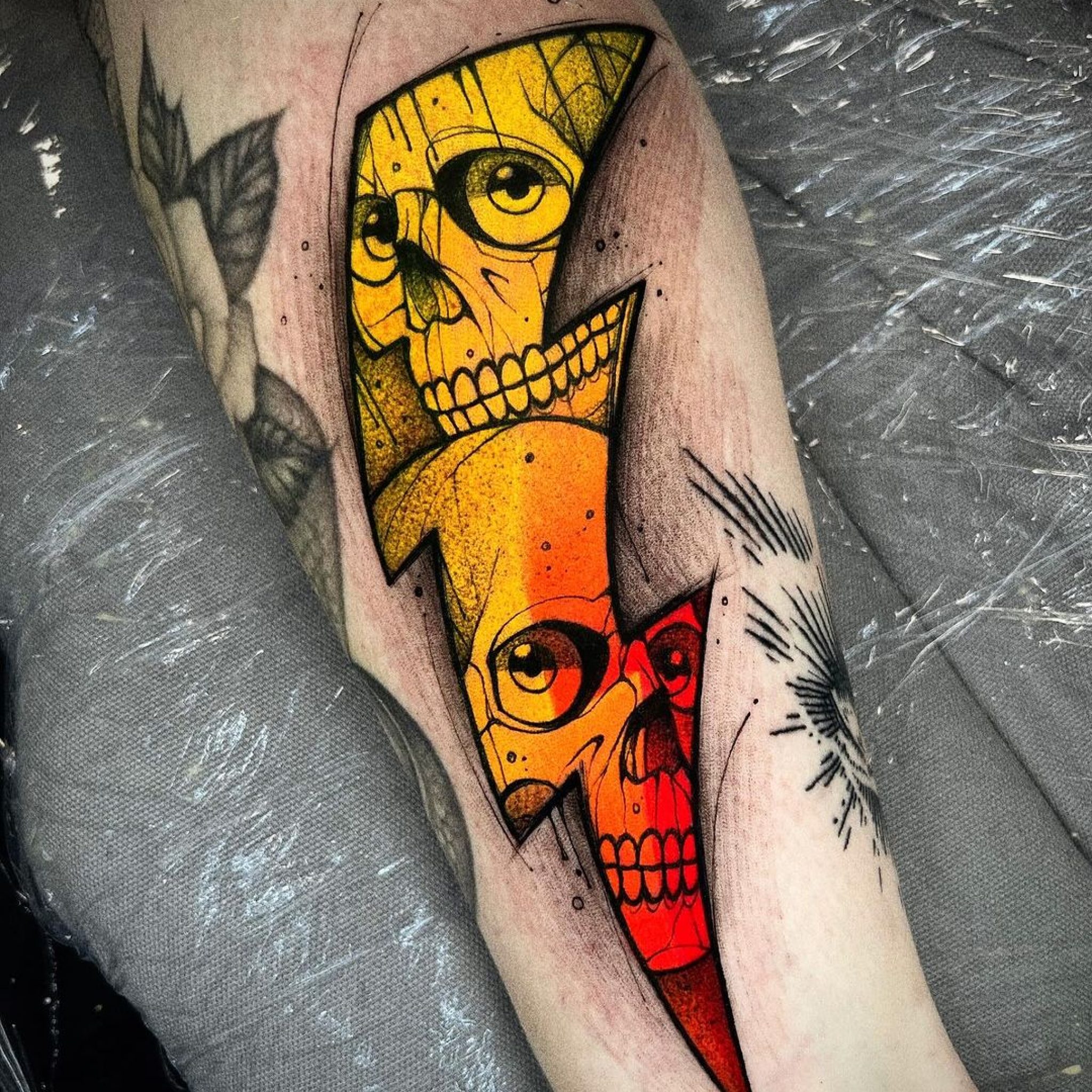 21 Blitz-Tattoo-Ideen für eine auffällige Tinte