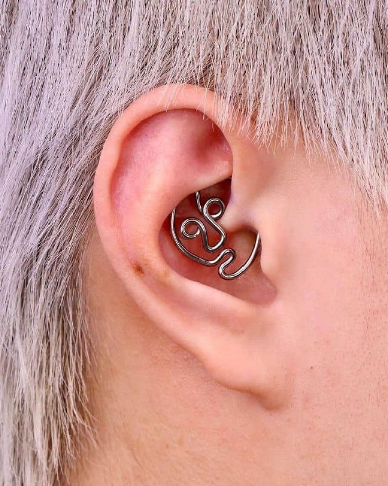 13 beeindruckende Ohrpiercings, die dich cool aussehen lassen